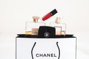 Chanel’s Marketing Strategy Explained - Marketing Explainers